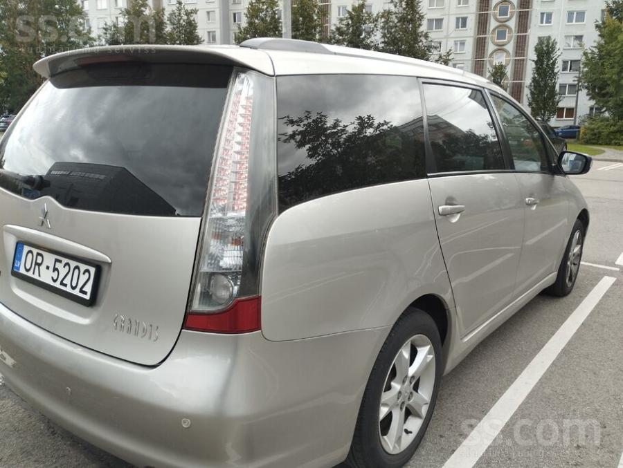 Grey Mitsubishi Grandis 2008 in Riga, with an engine capacity of 2.40 L and mileage of 0 thousand km for 3800 €, photo 5 on AUTOMOTO.COM.LV