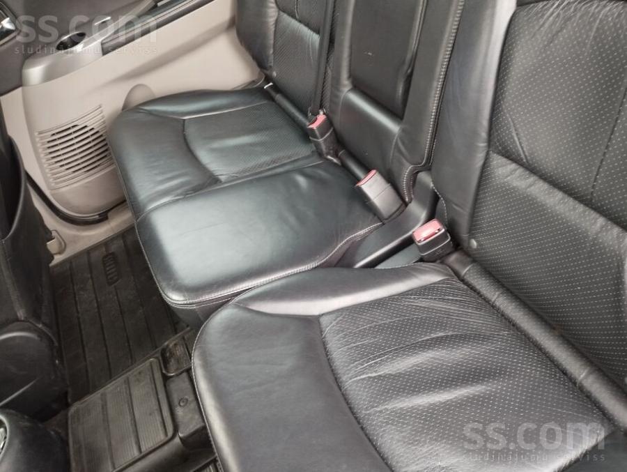 Grey Mitsubishi Grandis 2008 in Riga, with an engine capacity of 2.40 L and mileage of 0 thousand km for 3800 €, photo 9 on AUTOMOTO.COM.LV