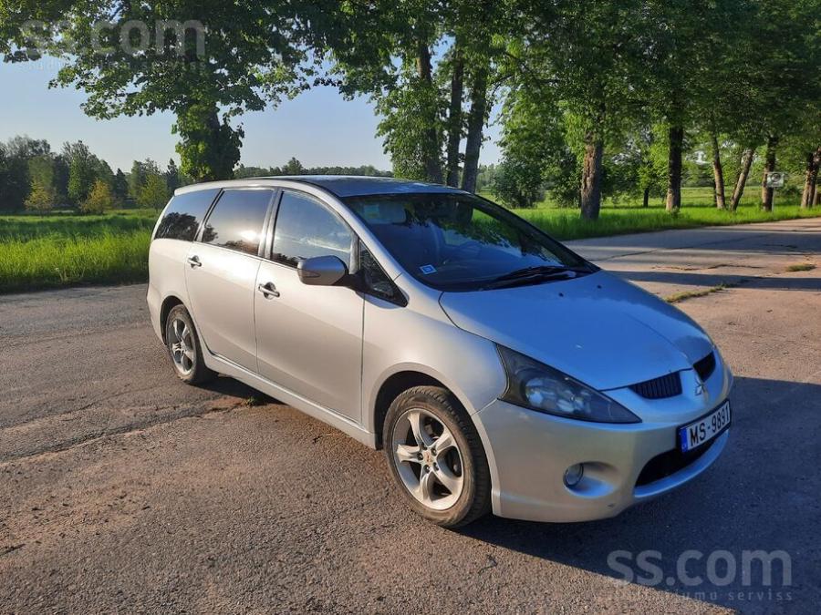 Grey Mitsubishi Grandis 2008 in Madona, with an engine capacity of 2.00 L and mileage of 294 thousand km for 2000 €, photo 1 on AUTOMOTO.COM.LV