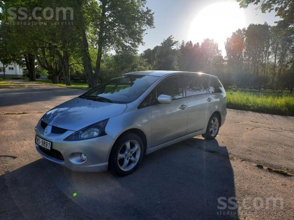 Grey Mitsubishi Grandis 2008 in Madona, with an engine capacity of 2.00 L and mileage of 294 thousand km for 2000 €, photo 3 on AUTOMOTO.COM.LV