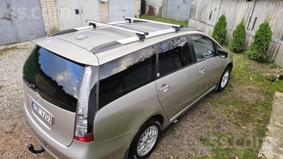 Grey Mitsubishi Grandis 2008 in Ventspils, with an engine capacity of 2.00 L and mileage of 385 thousand km for 2495 €, photo 6 on AUTOMOTO.COM.LV