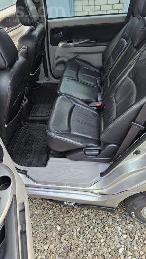 Grey Mitsubishi Grandis 2008 in Ventspils, with an engine capacity of 2.00 L and mileage of 385 thousand km for 2495 €, photo 8 on AUTOMOTO.COM.LV