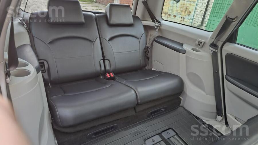 Grey Mitsubishi Grandis 2008 in Ventspils, with an engine capacity of 2.00 L and mileage of 385 thousand km for 2495 €, photo 12 on AUTOMOTO.COM.LV