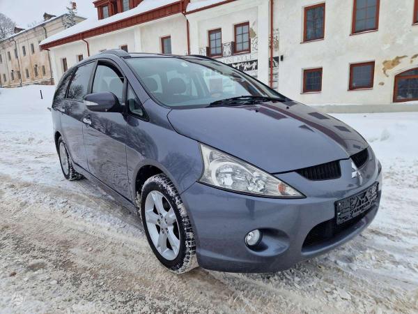 Grey Mitsubishi Grandis 2010 in Raseiniai, with an engine capacity of 1.97 L and mileage of 230 thousand km for 4750 €, photo 5 on AUTOMOTO.COM.LV