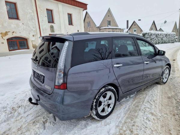Grey Mitsubishi Grandis 2010 in Raseiniai, with an engine capacity of 1.97 L and mileage of 230 thousand km for 4750 €, photo 6 on AUTOMOTO.COM.LV