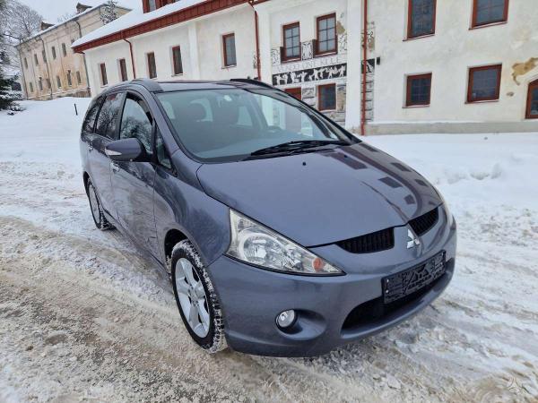 Grey Mitsubishi Grandis 2010 in Raseiniai, with an engine capacity of 1.97 L and mileage of 230 thousand km for 4750 €, photo 7 on AUTOMOTO.COM.LV
