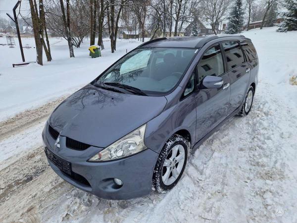 Grey Mitsubishi Grandis 2010 in Raseiniai, with an engine capacity of 1.97 L and mileage of 230 thousand km for 4750 €, photo 9 on AUTOMOTO.COM.LV