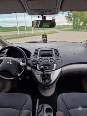 Pelēks Mitsubishi Grandis 2010 Raseiniai, ar dzinēja tilpumu 1.97 L un nobraukumu 240 tūkst. km par 2750 €, foto 4 vietnē AUTOMOTO.COM.LV