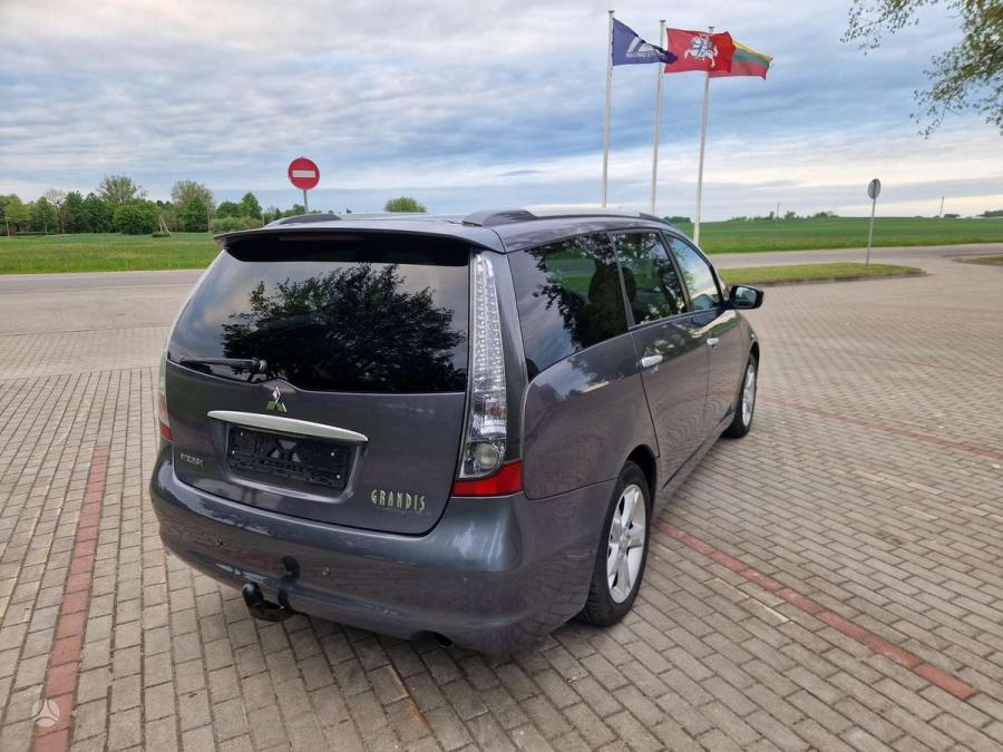 Pelēks Mitsubishi Grandis 2010 Raseiniai, ar dzinēja tilpumu 1.97 L un nobraukumu 240 tūkst. km par 2750 €, foto 20 vietnē AUTOMOTO.COM.LV