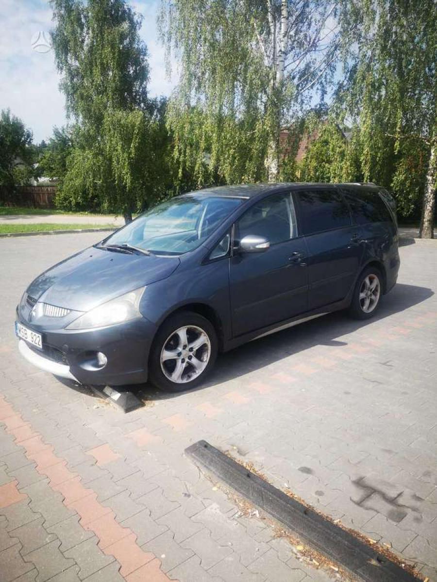 Grey Mitsubishi Grandis 2010 in Vilnius, with an engine capacity of 1.97 L and mileage of 388 thousand km for 2350 €, photo 1 on AUTOMOTO.COM.LV