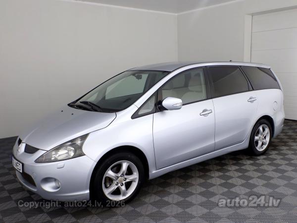 Pelēks Mitsubishi Grandis 2004 Tallina, ar dzinēja tilpumu 2.40 L un nobraukumu 183 tūkst. km par 1599 €, foto 2 vietnē AUTOMOTO.COM.LV