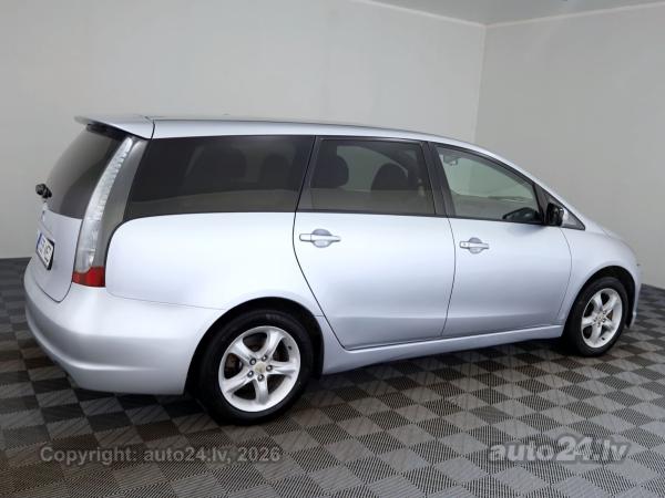 Pelēks Mitsubishi Grandis 2004 Tallina, ar dzinēja tilpumu 2.40 L un nobraukumu 183 tūkst. km par 1599 €, foto 3 vietnē AUTOMOTO.COM.LV