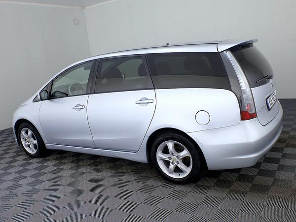 Pelēks Mitsubishi Grandis 2004 Tallina, ar dzinēja tilpumu 2.40 L un nobraukumu 183 tūkst. km par 1599 €, foto 4 vietnē AUTOMOTO.COM.LV