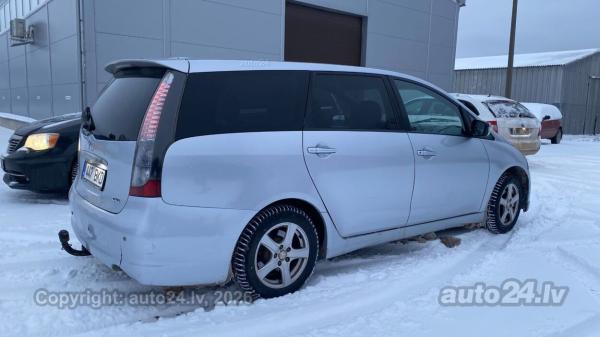 Pelēks Mitsubishi Grandis 2006 Tallina, ar dzinēja tilpumu 2.00 L un nobraukumu 340 tūkst. km par 2500 €, foto 3 vietnē AUTOMOTO.COM.LV