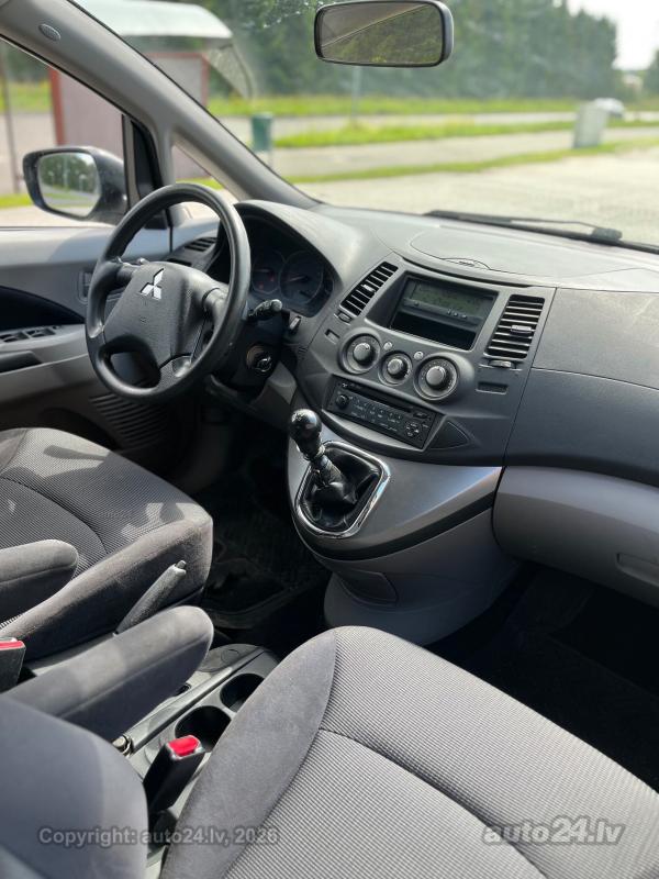 Grey Mitsubishi Grandis 2007 in Tartu, with an engine capacity of 2.00 L and mileage of 250 thousand km for 3200 €, photo 9 on AUTOMOTO.COM.LV