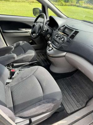 Grey Mitsubishi Grandis 2008 in Vilnius, with an engine capacity of 2.40 L and mileage of 190 thousand km for 1850 €, photo  on AUTOMOTO.COM.LV