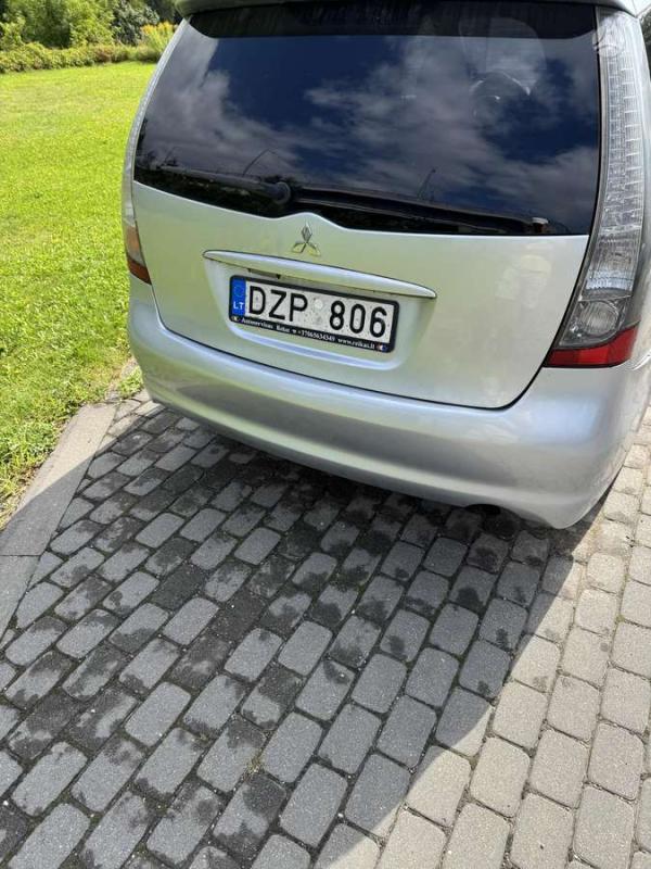Grey Mitsubishi Grandis 2008 in Vilnius, with an engine capacity of 2.40 L and mileage of 190 thousand km for 1850 €, photo 2 on AUTOMOTO.COM.LV