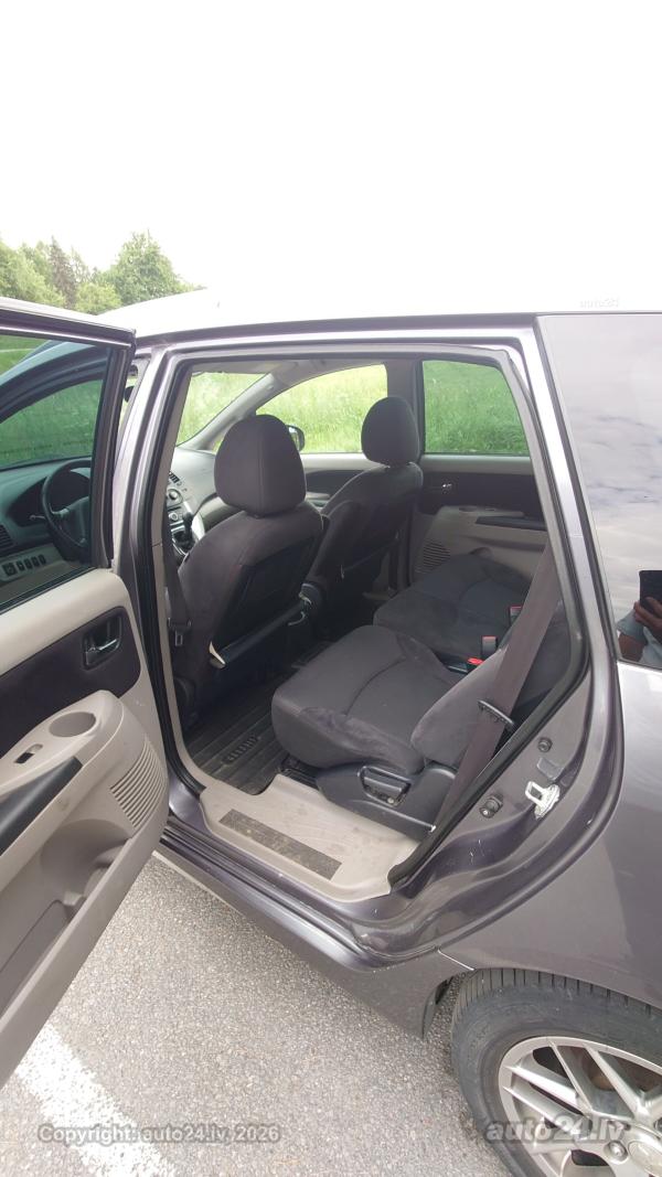 Grey Mitsubishi Grandis 2009 in Tallinn, with an engine capacity of 2.00 L and mileage of 319 thousand km for 2900 €, photo 6 on AUTOMOTO.COM.LV
