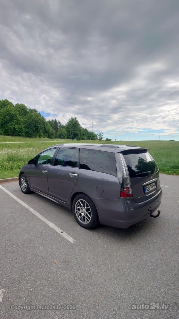Grey Mitsubishi Grandis 2009 in Tallinn, with an engine capacity of 2.00 L and mileage of 319 thousand km for 2900 €, photo 7 on AUTOMOTO.COM.LV