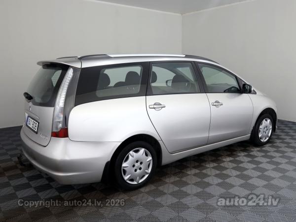 Grey Mitsubishi Grandis 2010 in Tallinn, with an engine capacity of 2.40 L and mileage of 334 thousand km for 1799 €, photo 3 on AUTOMOTO.COM.LV
