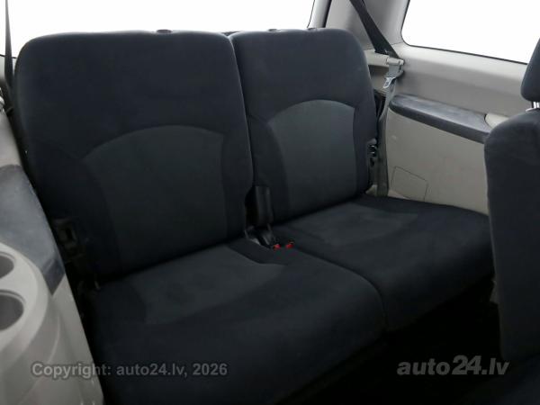 Pelēks Mitsubishi Grandis 2010 Tallina, ar dzinēja tilpumu 2.40 L un nobraukumu 334 tūkst. km par 1199 €, foto 8 vietnē AUTOMOTO.COM.LV