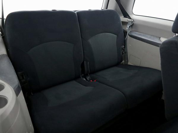 Pelēks Mitsubishi Grandis 2010 Tallina, ar dzinēja tilpumu 2.40 L un nobraukumu 334 tūkst. km par 1199 €, foto 8 vietnē AUTOMOTO.COM.LV