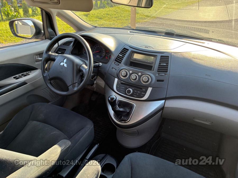 Pelēks Mitsubishi Grandis 2011 Tartu, ar dzinēja tilpumu 2.40 L un nobraukumu 280 tūkst. km par 1300 €, foto 6 vietnē AUTOMOTO.COM.LV