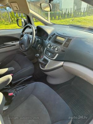 Pelēks Mitsubishi Grandis 2011 Tartu, ar dzinēja tilpumu 2.40 L un nobraukumu 280 tūkst. km par 1300 €, foto 7 vietnē AUTOMOTO.COM.LV