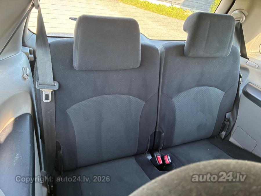 Pelēks Mitsubishi Grandis 2011 Tartu, ar dzinēja tilpumu 2.40 L un nobraukumu 280 tūkst. km par 1300 €, foto 9 vietnē AUTOMOTO.COM.LV