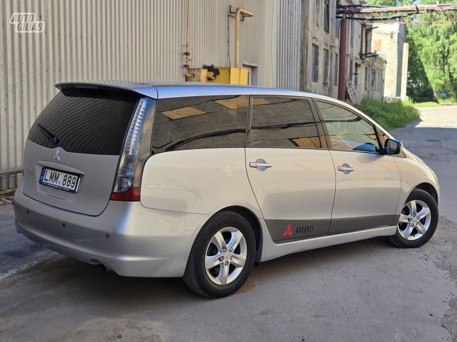 Mitsubishi Grandis 2004 Šauļi, ar dzinēja tilpumu 2.40 L un nobraukumu 240 tūkst. km par 1250 €, foto 6 vietnē AUTOMOTO.COM.LV
