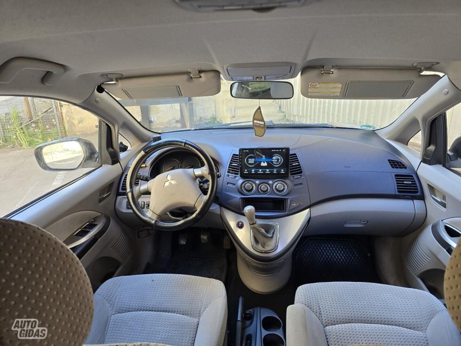 Mitsubishi Grandis 2004 Šauļi, ar dzinēja tilpumu 2.40 L un nobraukumu 240 tūkst. km par 1250 €, foto 11 vietnē AUTOMOTO.COM.LV