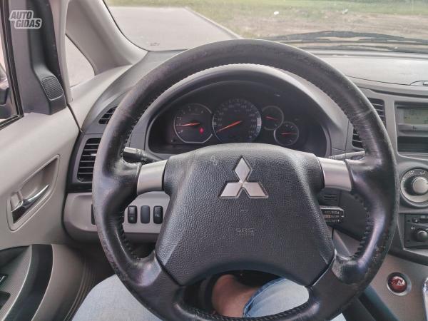 Mitsubishi Grandis 2005 Mažeikiai, ar dzinēja tilpumu 2.00 L un nobraukumu 431 tūkst. km par 1390 €, foto 10 vietnē AUTOMOTO.COM.LV