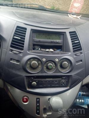 Mitsubishi Grandis 2005 in Valmiera, with an engine capacity of 2.40 L and mileage of 293 thousand km for 500 €, photo 5 on AUTOMOTO.COM.LV