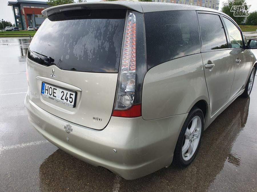 Mitsubishi Grandis 2006 Šauļi, ar dzinēja tilpumu 2.00 L un nobraukumu 302 tūkst. km par 2200 €, foto 5 vietnē AUTOMOTO.COM.LV