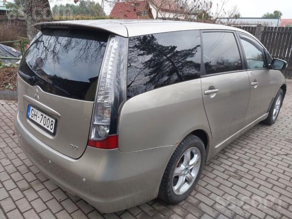 Mitsubishi Grandis 2007 in Riga, with an engine capacity of 2.00 L and mileage of 276 thousand km for 1700 €, photo 3 on AUTOMOTO.COM.LV
