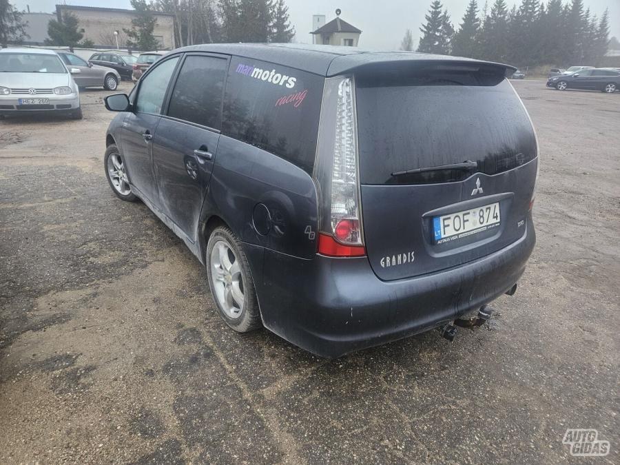 Mitsubishi Grandis 2007 Utena, ar dzinēja tilpumu 2.00 L un nobraukumu 500 tūkst. km par 2300 €, foto 4 vietnē AUTOMOTO.COM.LV