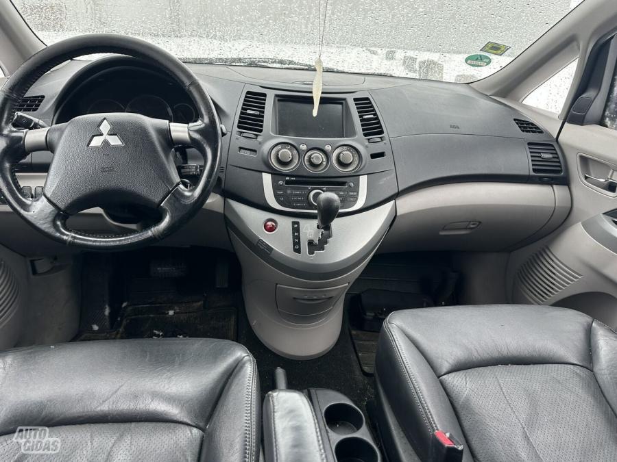 Mitsubishi Grandis 2008 Marijampole, ar dzinēja tilpumu 2.40 L un nobraukumu 245 tūkst. km par 850 €, foto 7 vietnē AUTOMOTO.COM.LV