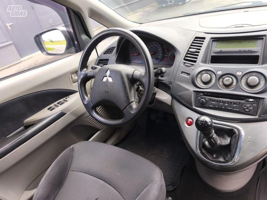 Mitsubishi Grandis 2008 in Kaunas, with an engine capacity of 2.00 L and mileage of 420 thousand km for 1000 €, photo 13 on AUTOMOTO.COM.LV