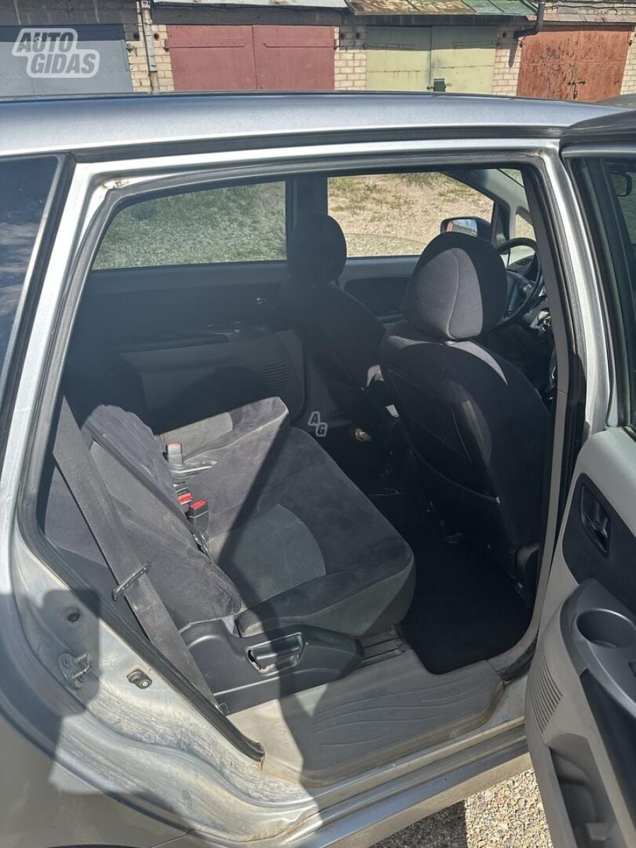 Mitsubishi Grandis 2008 Ukmergė, ar dzinēja tilpumu 2.00 L un nobraukumu 300 tūkst. km par 1000 €, foto 6 vietnē AUTOMOTO.COM.LV