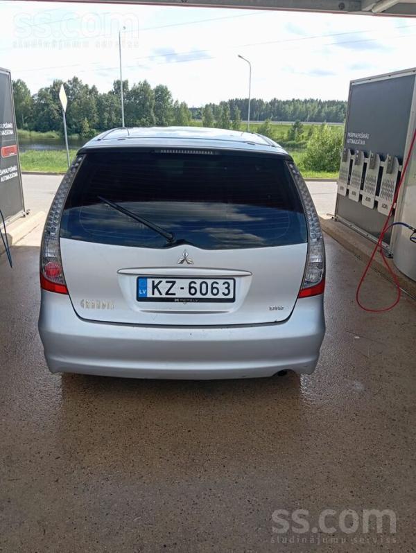Mitsubishi Grandis 2009 Ogre, ar dzinēja tilpumu 2.00 L un nobraukumu 212 tūkst. km par 1950 €, foto 4 vietnē AUTOMOTO.COM.LV