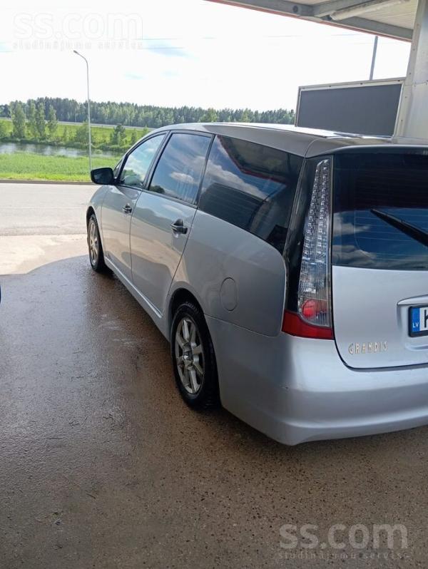 Mitsubishi Grandis 2009 Ogre, ar dzinēja tilpumu 2.00 L un nobraukumu 212 tūkst. km par 1950 €, foto 5 vietnē AUTOMOTO.COM.LV