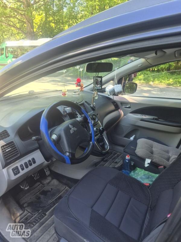 Mitsubishi Grandis 2009 in Alytus, with an engine capacity of 2.00 L and mileage of 271 thousand km for 2300 €, photo 2 on AUTOMOTO.COM.LV