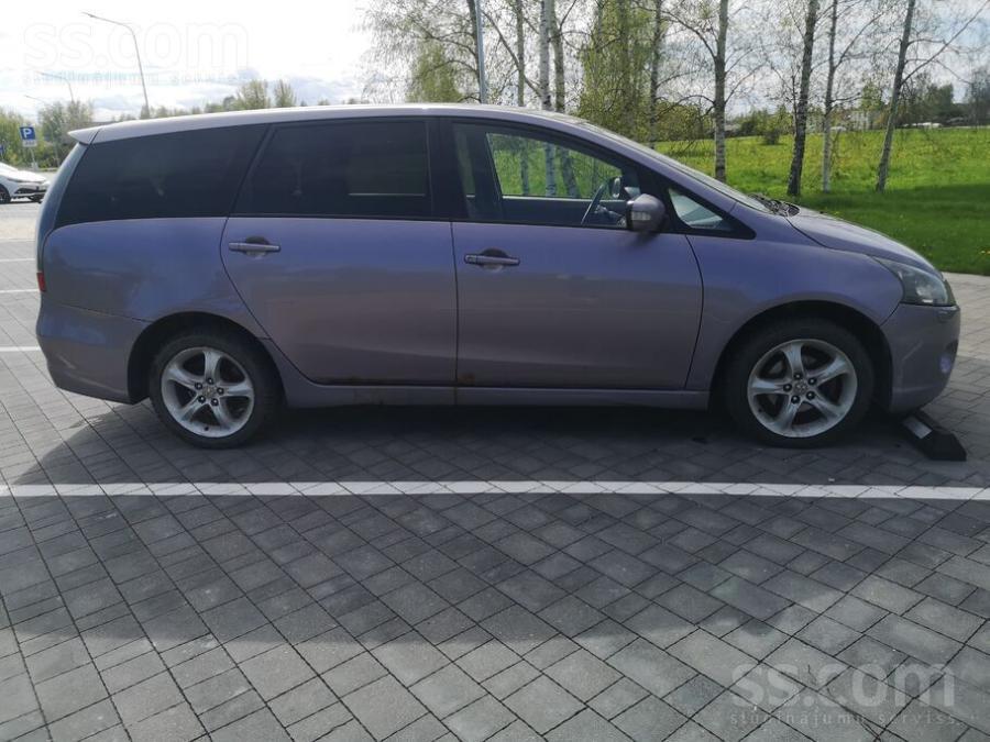 Violet Mitsubishi Grandis 2005 in Riga, with an engine capacity of 2.40 L and mileage of 236 thousand km for 1300 €, photo 4 on AUTOMOTO.COM.LV