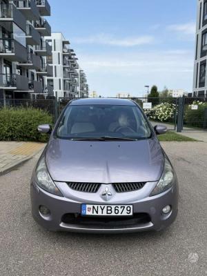 Violet Mitsubishi Grandis 2006 in Vilnius, with an engine capacity of 2.38 L and mileage of 307 thousand km for 2900 €, photo 3 on AUTOMOTO.COM.LV