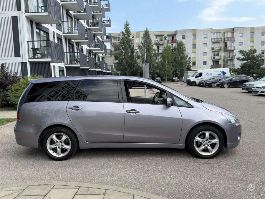 Violet Mitsubishi Grandis 2006 in Vilnius, with an engine capacity of 2.38 L and mileage of 307 thousand km for 2900 €, photo 5 on AUTOMOTO.COM.LV
