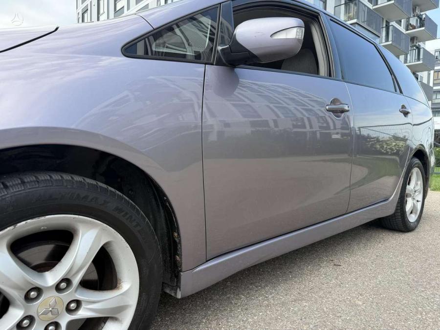 Violet Mitsubishi Grandis 2006 in Vilnius, with an engine capacity of 2.38 L and mileage of 307 thousand km for 2900 €, photo 11 on AUTOMOTO.COM.LV