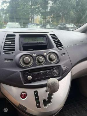 Violet Mitsubishi Grandis 2006 in Vilnius, with an engine capacity of 2.38 L and mileage of 307 thousand km for 2900 €, photo 20 on AUTOMOTO.COM.LV