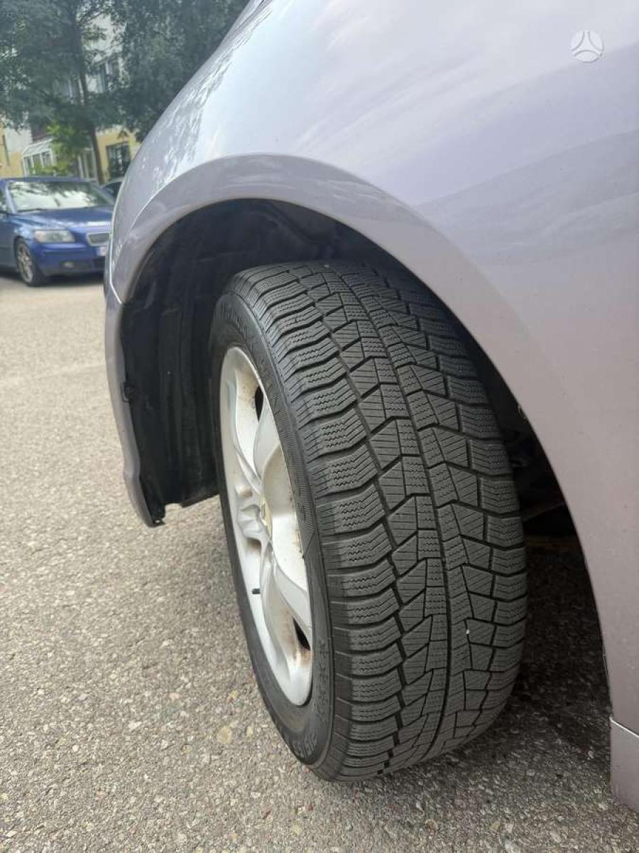 Violet Mitsubishi Grandis 2006 in Vilnius, with an engine capacity of 2.38 L and mileage of 307 thousand km for 2900 €, photo 23 on AUTOMOTO.COM.LV