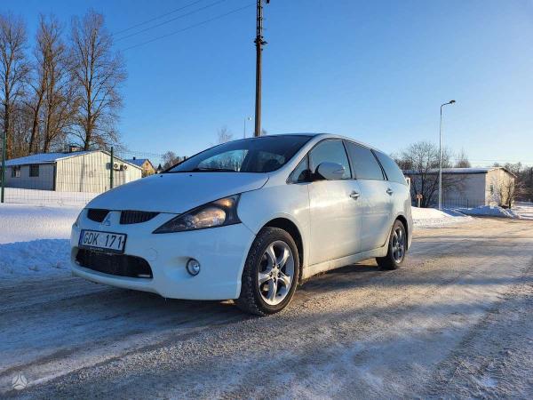 White Mitsubishi Grandis 2006 in Vilnius, with an engine capacity of 2.00 L and mileage of 320 thousand km for 1750 €, photo 1 on AUTOMOTO.COM.LV