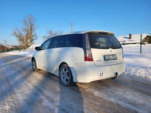 White Mitsubishi Grandis 2006 in Vilnius, with an engine capacity of 2.00 L and mileage of 320 thousand km for 1750 €, photo 5 on AUTOMOTO.COM.LV